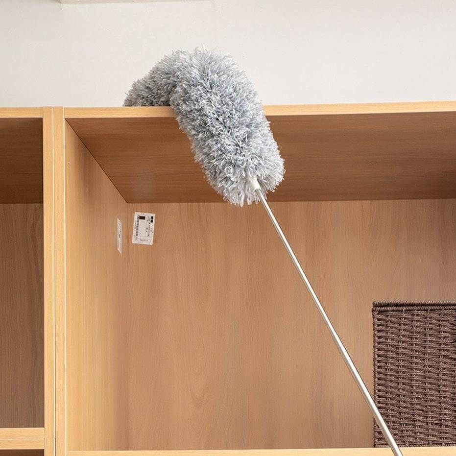 Ultra-Long Retractable Adjustable Microfiber Dust Brush · Mavigadget